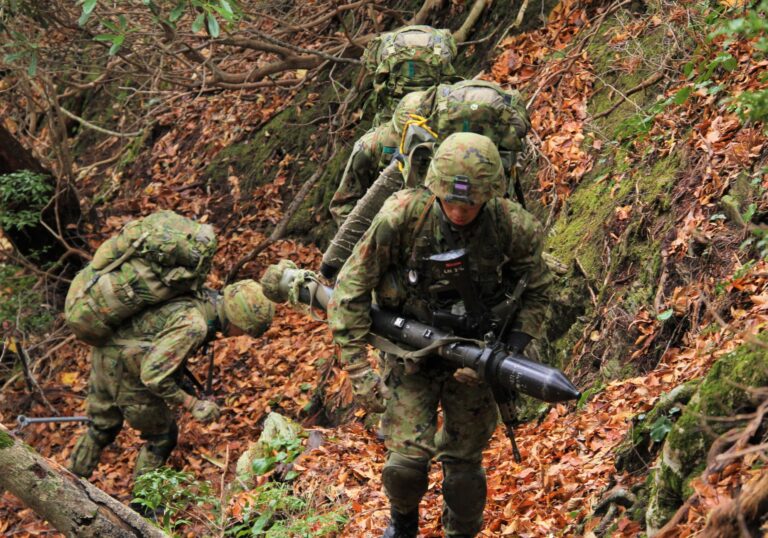 地獄すぎる訓練？レンジャー隊員の強さや伝説について | 海洋国防アカデミー