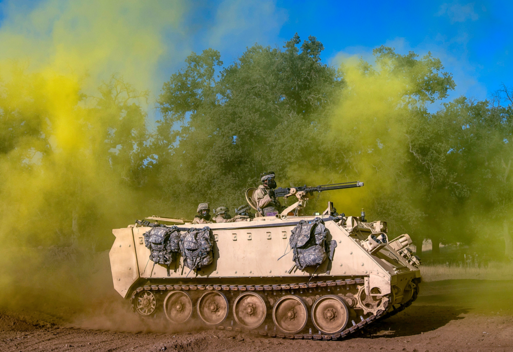 古いのに現役？M113装甲兵員輸送車が使われるわけ | 海洋国防アカデミー