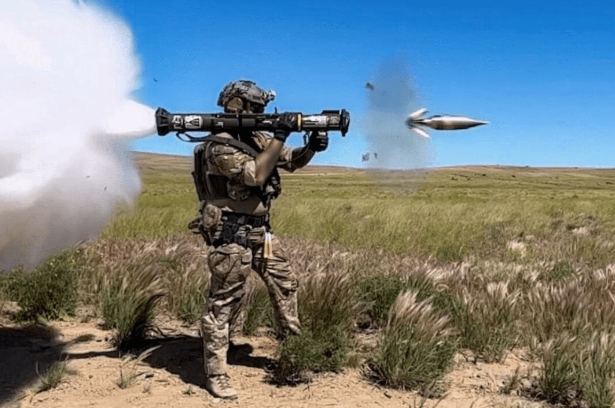 使い捨て！AT-4対戦車無反動砲が発揮する威力 | 海洋国防記