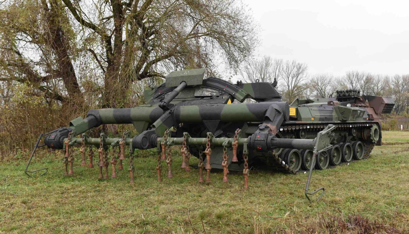 静かなる有事？自衛隊の人手不足、待遇改善という課題 | 海洋国防アカデミー