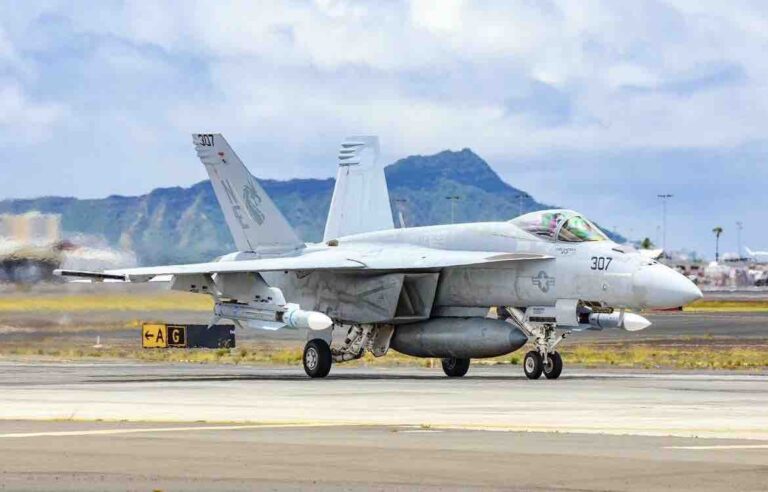 超長射程！アメリカのAIM-174B対空ミサイルの性能 | 海洋国防アカデミー